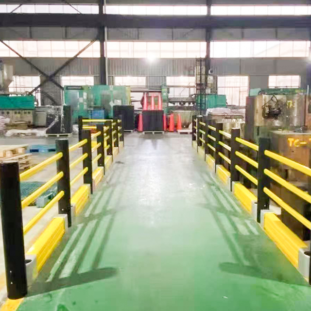 Flexible Safety Barrier for Industrial Traffic Protection - EVERBESTEN
